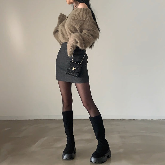 街中でも綺麗な彼女のシャギーオフショルニットN1697 – merci latte 街中でも綺麗な彼女のシャギーオフショルニットN1697 – merci latte